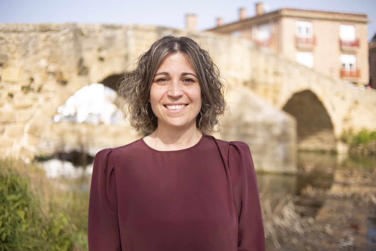 María José Calvo, candidata del Psn-Psoe a la alcaldía de Villatuerta ...